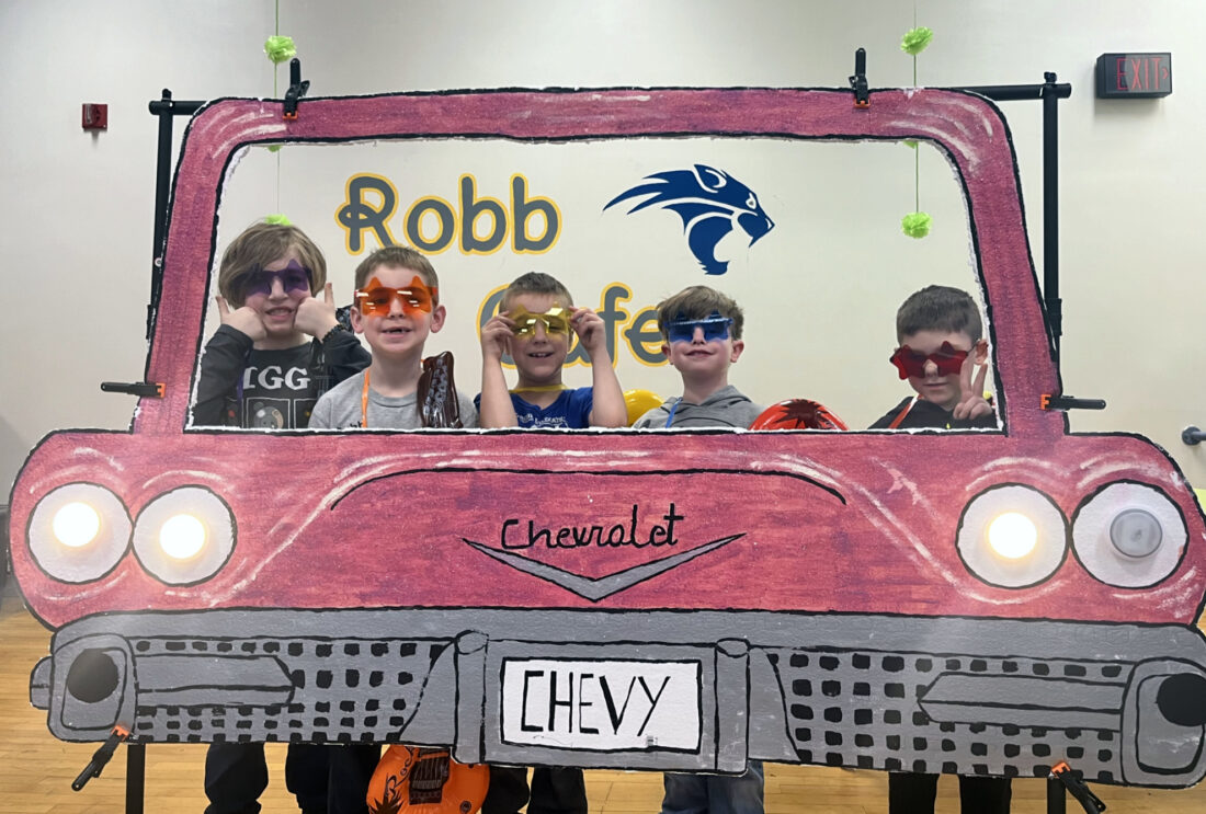 Robb Elementary hosts Recognition Rally | News, Sports, Jobs - The Express